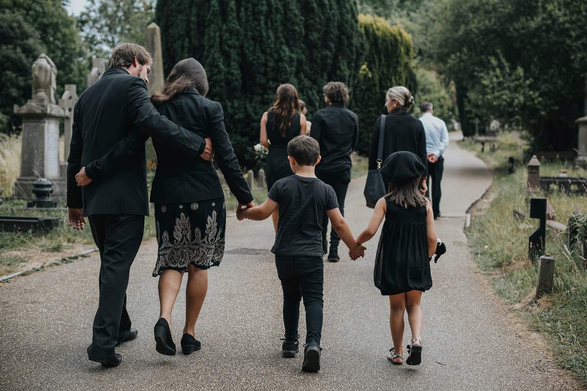 What To Wear To A Jewish Funeral: Basic Do's & Dont's