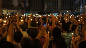 How To Plan A Candlelight Vigil: Step-By-Step Guide